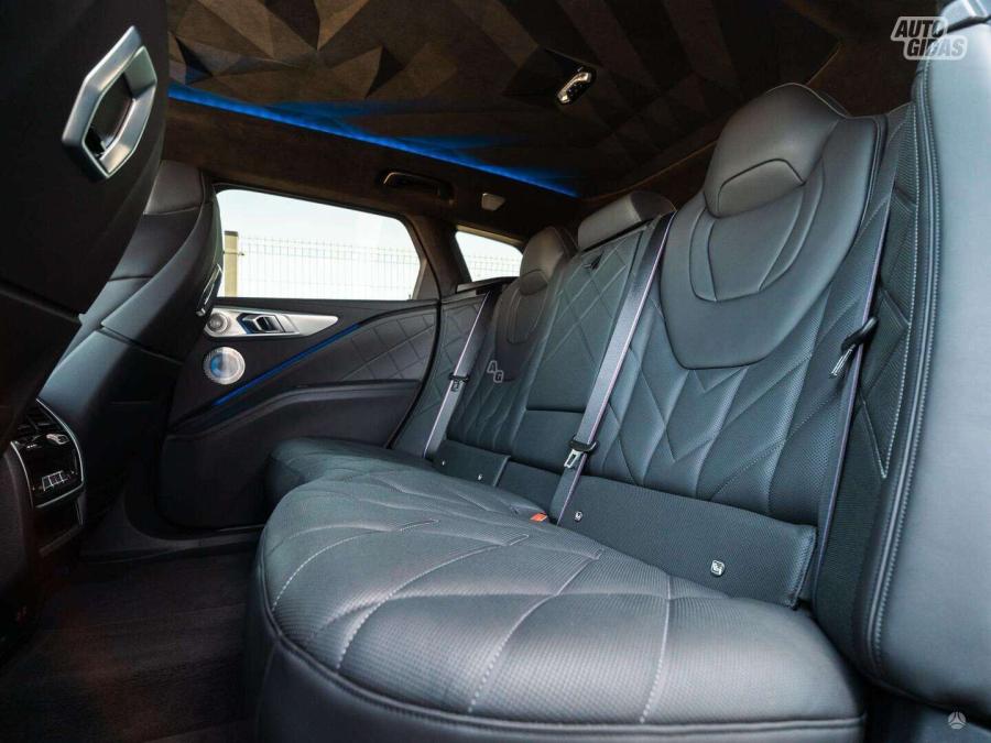 BMW XM 2024 in Marijampole, with an engine capacity of 4.40 L and mileage of 44 thousand km for 109950 €, photo 32 on AUTOMOTO.COM.LV