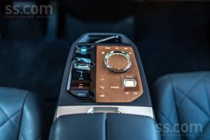 Белый БМВ XM 2023 в Рига, объемом двигателя 4.40 л и пробегом 23 тыс. км за 73500 €, фото 25 на AUTOMOTO.COM.LV