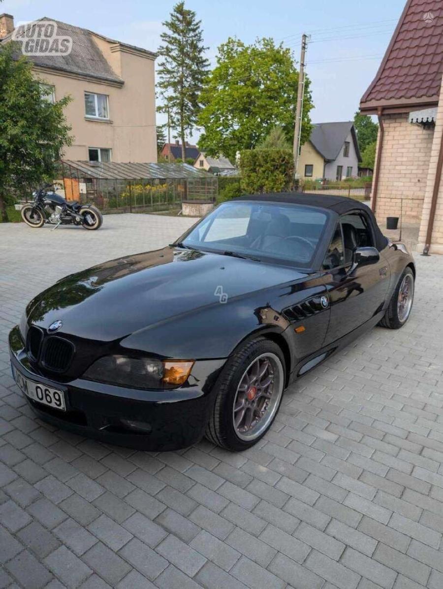 Melns BMW Z3 1996 Kauņa, ar dzinēja tilpumu 1.90 L un nobraukumu 312 tūkst. km par 5000 €, foto 4 vietnē AUTOMOTO.COM.LV
