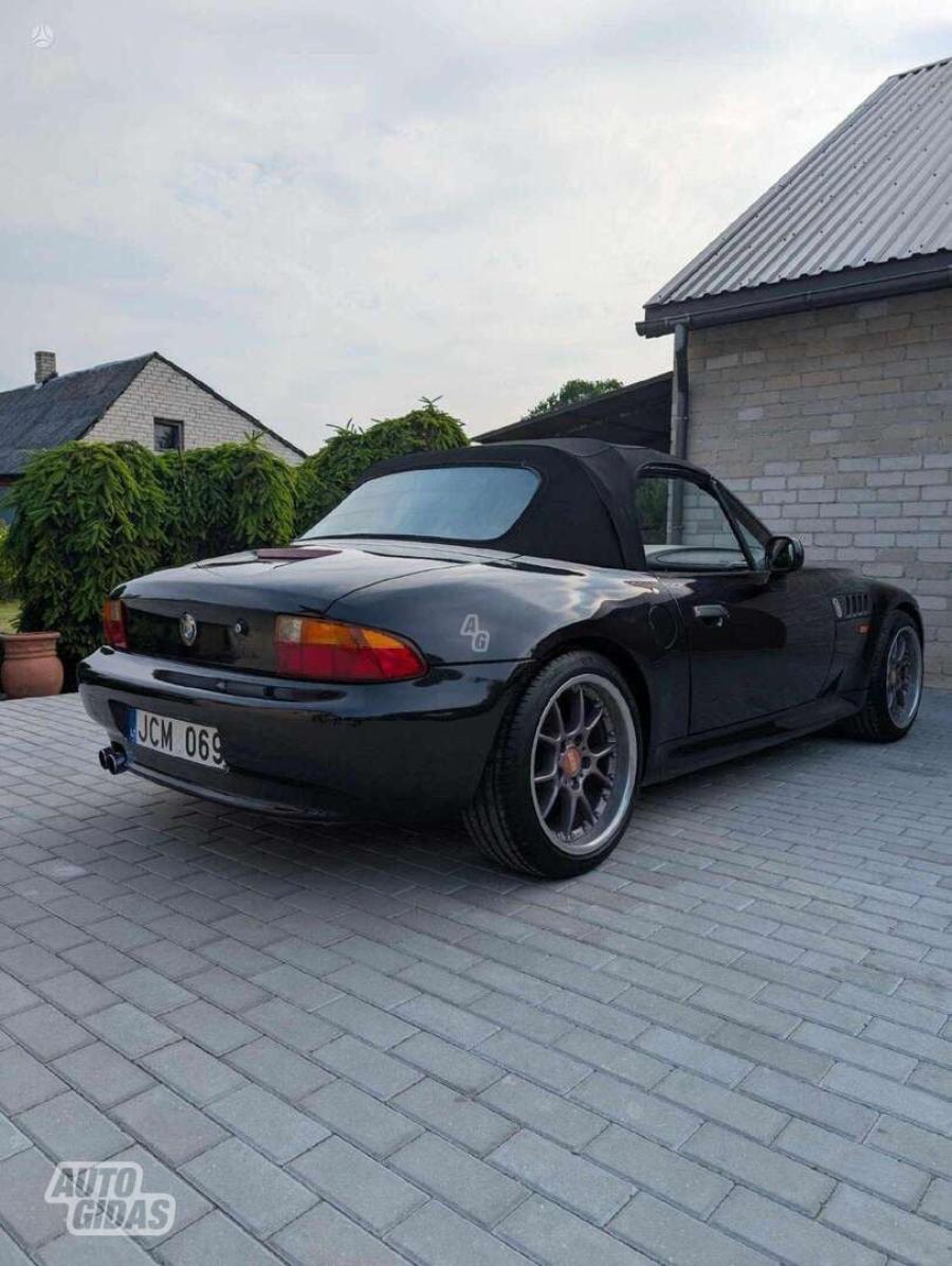 Melns BMW Z3 1996 Kauņa, ar dzinēja tilpumu 1.90 L un nobraukumu 312 tūkst. km par 5000 €, foto 8 vietnē AUTOMOTO.COM.LV
