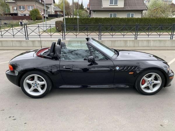 Melns BMW Z3 1998 Viļņa, ar dzinēja tilpumu 2.79 L un nobraukumu 125 tūkst. km par 13500 €, foto 4 vietnē AUTOMOTO.COM.LV