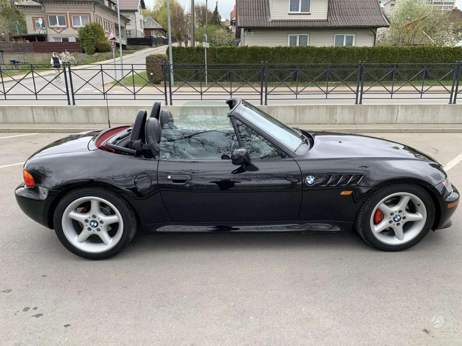 Black BMW Z3 1998 in Vilnius, with an engine capacity of 2.79 L and mileage of 125 thousand km for 13500 €, photo 5 on AUTOMOTO.COM.LV