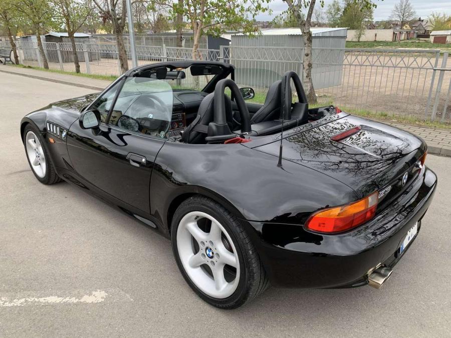 Black BMW Z3 1998 in Vilnius, with an engine capacity of 2.79 L and mileage of 125 thousand km for 13500 €, photo 8 on AUTOMOTO.COM.LV