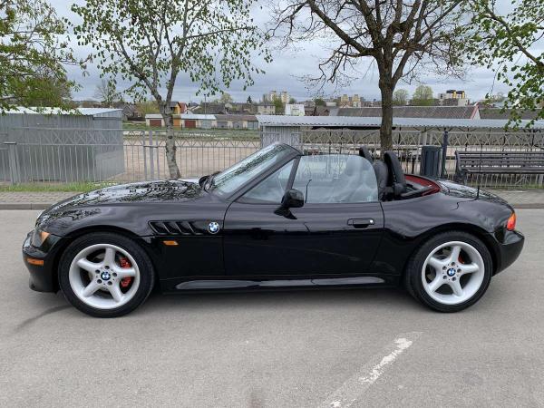 Melns BMW Z3 1998 Viļņa, ar dzinēja tilpumu 2.79 L un nobraukumu 125 tūkst. km par 13500 €, foto 8 vietnē AUTOMOTO.COM.LV
