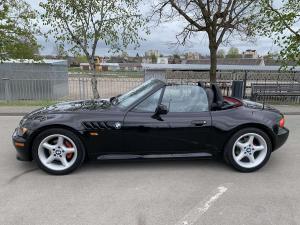 Black BMW Z3 1998 in Vilnius, with an engine capacity of 2.79 L and mileage of 125 thousand km for 13500 €, photo 9 on AUTOMOTO.COM.LV