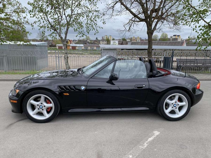 Black BMW Z3 1998 in Vilnius, with an engine capacity of 2.79 L and mileage of 125 thousand km for 13500 €, photo 9 on AUTOMOTO.COM.LV
