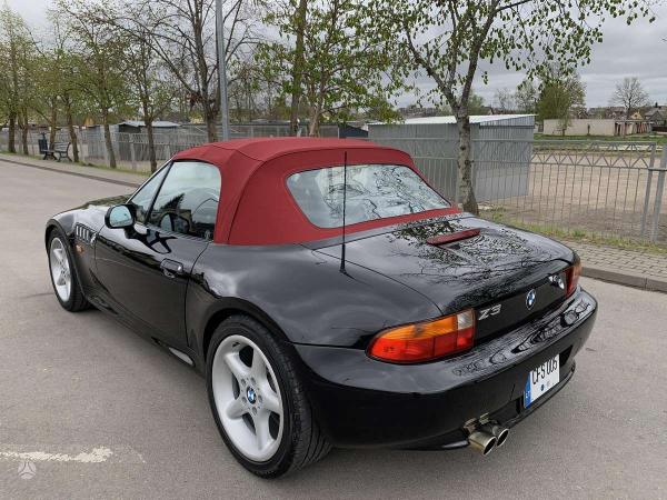 Melns BMW Z3 1998 Viļņa, ar dzinēja tilpumu 2.79 L un nobraukumu 125 tūkst. km par 13500 €, foto 9 vietnē AUTOMOTO.COM.LV