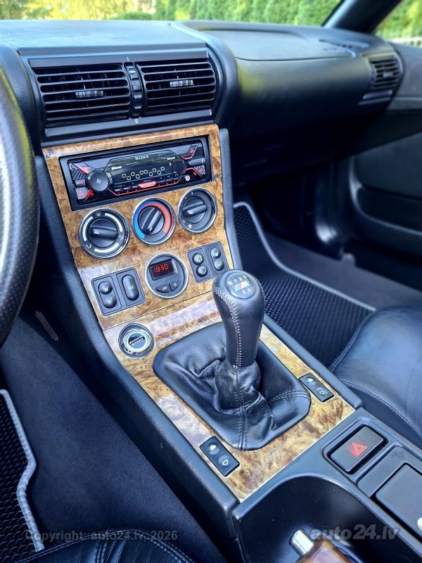 Melns BMW Z3 1999 Tallina, ar dzinēja tilpumu 2.00 L un nobraukumu 221 tūkst. km par 3000 €, foto 10 vietnē AUTOMOTO.COM.LV
