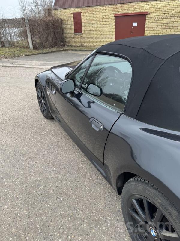 Black BMW Z3 2000 in Riga, with an engine capacity of 1.90 L and mileage of 219 thousand km for 6500 €, photo 3 on AUTOMOTO.COM.LV
