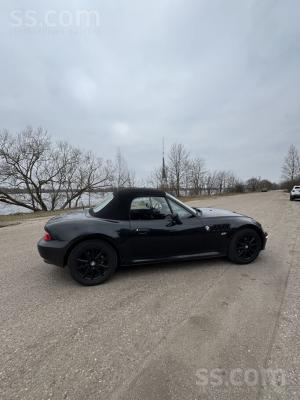 Melns BMW Z3 2000 Rīga, ar dzinēja tilpumu 1.90 L un nobraukumu 219 tūkst. km par 6500 €, foto 5 vietnē AUTOMOTO.COM.LV