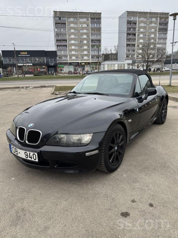 Black BMW Z3 2000 in Riga, with an engine capacity of 1.90 L and mileage of 219 thousand km for 6500 €, photo 6 on AUTOMOTO.COM.LV