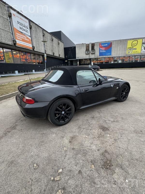 Black BMW Z3 2000 in Riga, with an engine capacity of 1.90 L and mileage of 219 thousand km for 6500 €, photo 7 on AUTOMOTO.COM.LV