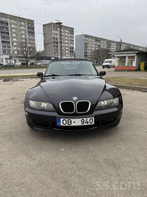 Black BMW Z3 2000 in Riga, with an engine capacity of 1.90 L and mileage of 219 thousand km for 6500 €, photo 8 on AUTOMOTO.COM.LV
