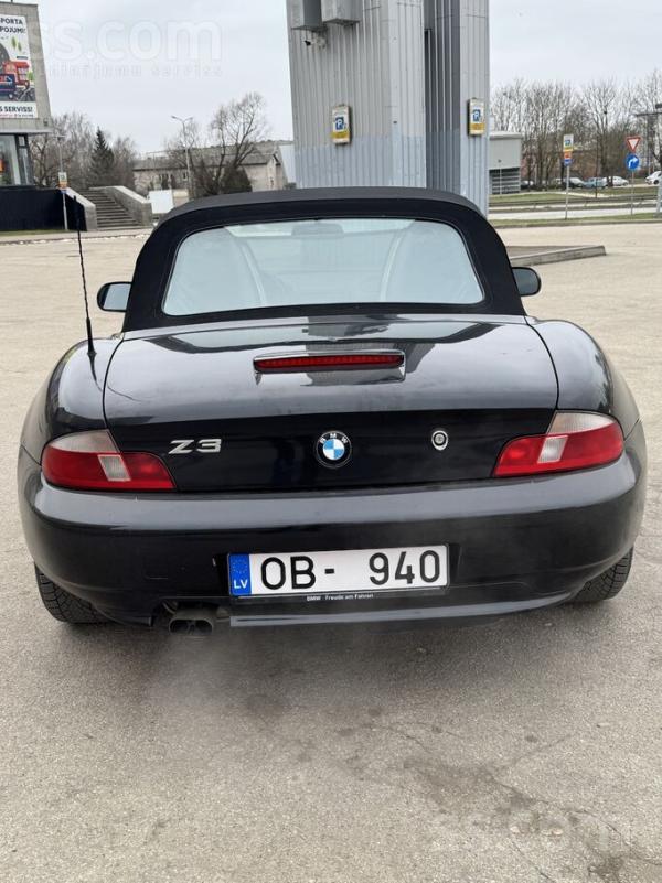 Black BMW Z3 2000 in Riga, with an engine capacity of 1.90 L and mileage of 219 thousand km for 6500 €, photo 9 on AUTOMOTO.COM.LV