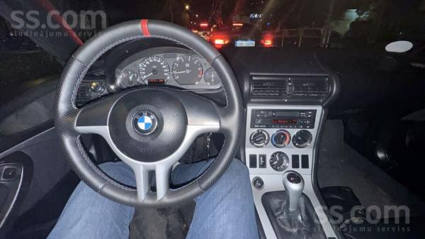 Melns BMW Z3 2000 Rīga, ar dzinēja tilpumu 1.90 L un nobraukumu 220 tūkst. km par 5900 €, foto 8 vietnē AUTOMOTO.COM.LV