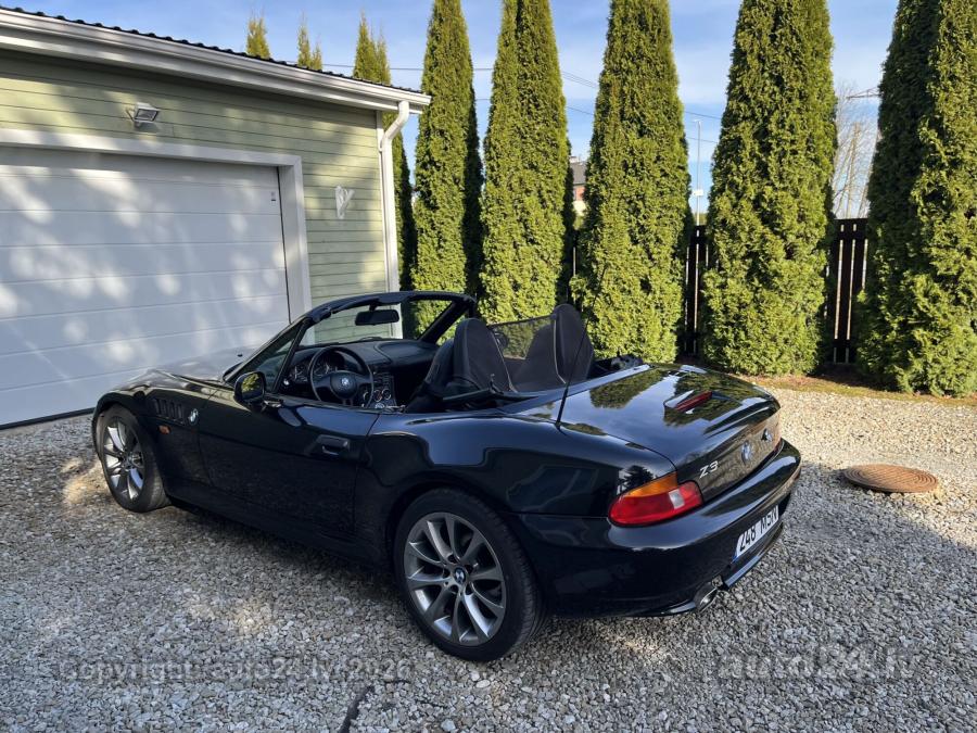 Melns BMW Z3 2001 Tallina, ar dzinēja tilpumu 1.90 L un nobraukumu 230 tūkst. km par 8900 €, foto 6 vietnē AUTOMOTO.COM.LV