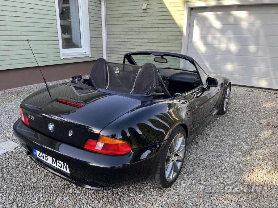 Melns BMW Z3 2001 Tallina, ar dzinēja tilpumu 1.90 L un nobraukumu 230 tūkst. km par 8900 €, foto 10 vietnē AUTOMOTO.COM.LV