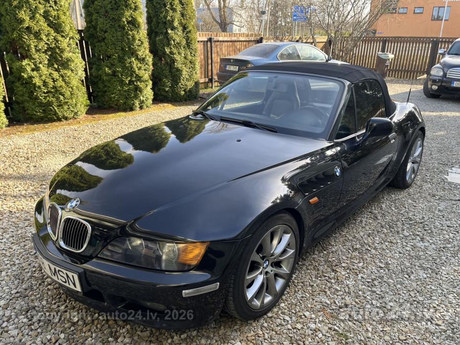 Melns BMW Z3 2001 Tallina, ar dzinēja tilpumu 1.90 L un nobraukumu 230 tūkst. km par 8900 €, foto 18 vietnē AUTOMOTO.COM.LV