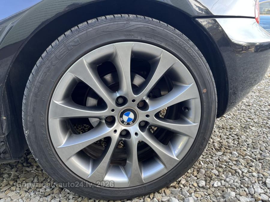 Melns BMW Z3 2001 Tallina, ar dzinēja tilpumu 1.90 L un nobraukumu 230 tūkst. km par 8900 €, foto 23 vietnē AUTOMOTO.COM.LV