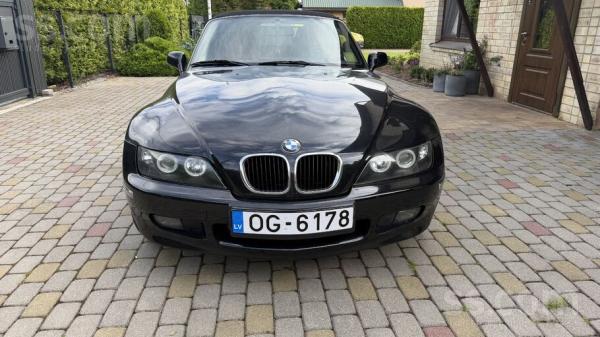 Melns BMW Z3 2001 Limbaži, ar dzinēja tilpumu 1.90 L un nobraukumu 256 tūkst. km par 6500 €, foto 2 vietnē AUTOMOTO.COM.LV