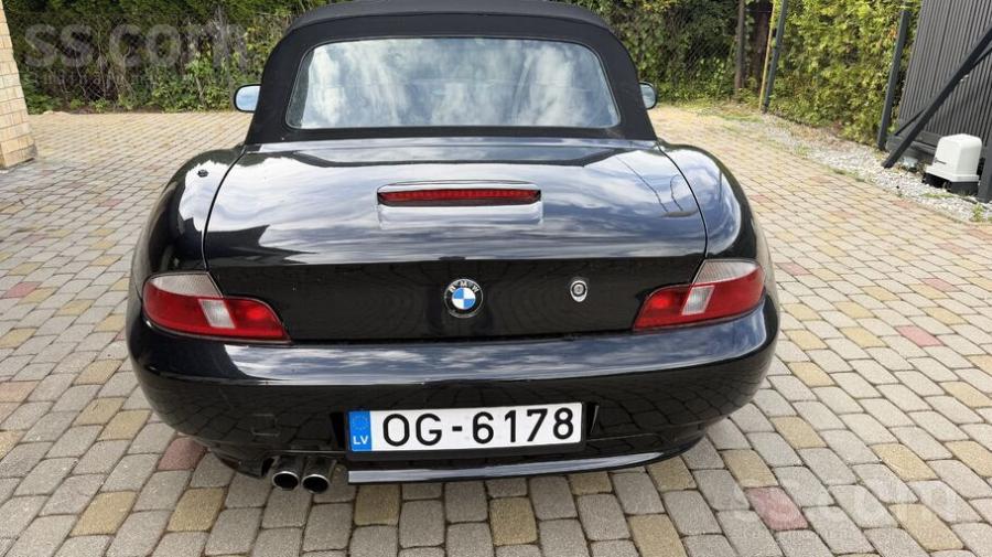 Melns BMW Z3 2001 Limbaži, ar dzinēja tilpumu 1.90 L un nobraukumu 256 tūkst. km par 6500 €, foto 6 vietnē AUTOMOTO.COM.LV