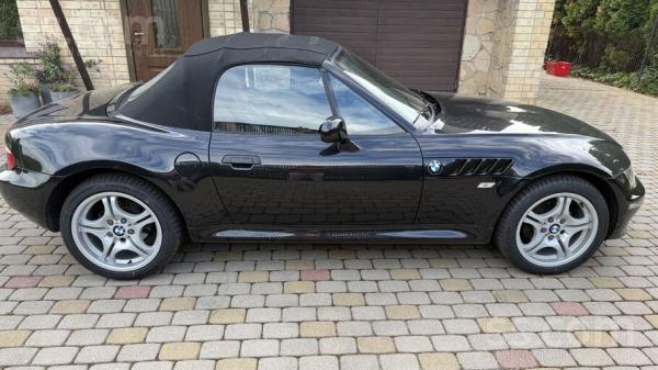 Melns BMW Z3 2001 Limbaži, ar dzinēja tilpumu 1.90 L un nobraukumu 256 tūkst. km par 6500 €, foto 7 vietnē AUTOMOTO.COM.LV