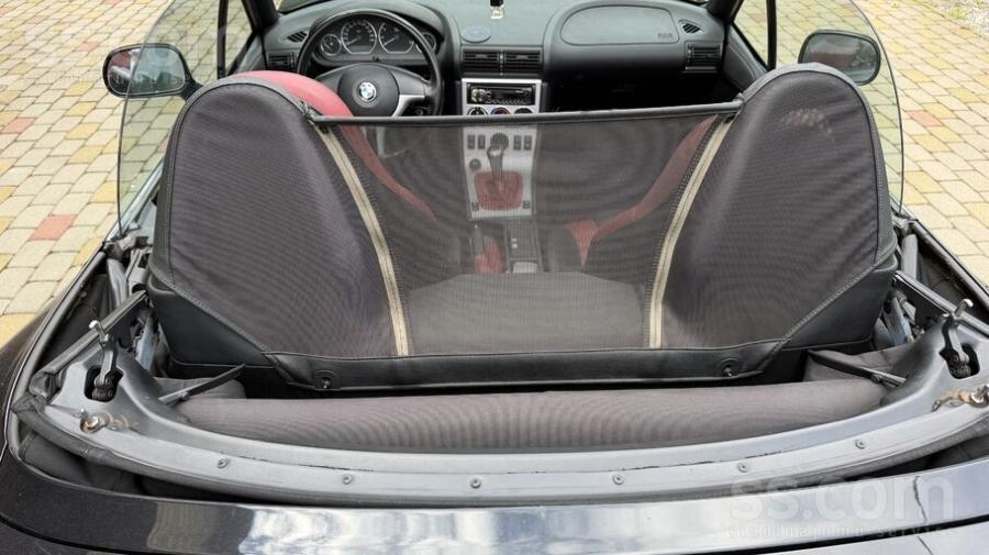 Melns BMW Z3 2001 Limbaži, ar dzinēja tilpumu 1.90 L un nobraukumu 256 tūkst. km par 6500 €, foto 19 vietnē AUTOMOTO.COM.LV