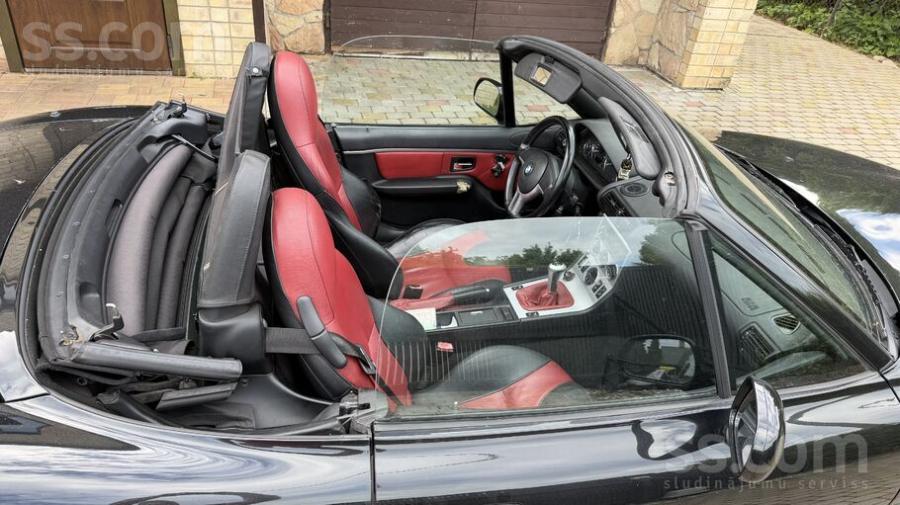 Melns BMW Z3 2001 Limbaži, ar dzinēja tilpumu 1.90 L un nobraukumu 256 tūkst. km par 6500 €, foto 21 vietnē AUTOMOTO.COM.LV