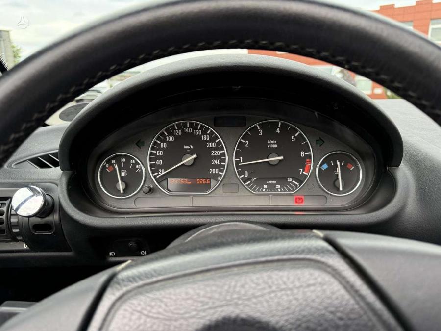 Zils BMW Z3 2002 Viļņa, ar dzinēja tilpumu 1.90 L un nobraukumu 125 tūkst. km par 5900 €, foto 18 vietnē AUTOMOTO.COM.LV