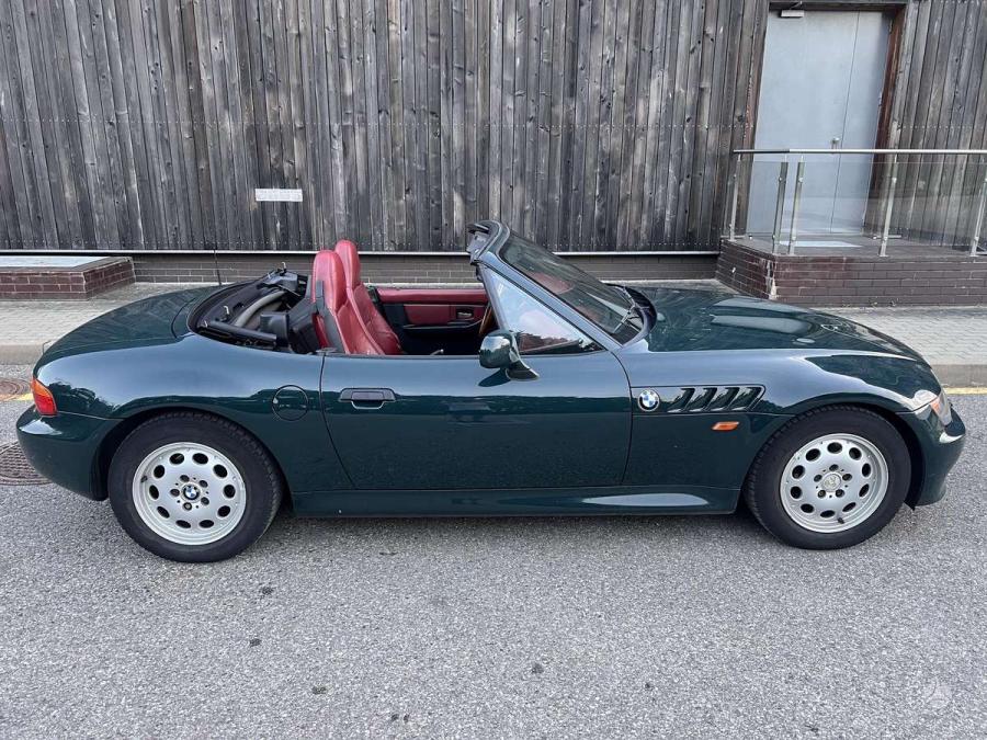 Green BMW Z3 1997 in Utena, with an engine capacity of 1.80 L and mileage of 170 thousand km for 5500 €, photo 5 on AUTOMOTO.COM.LV