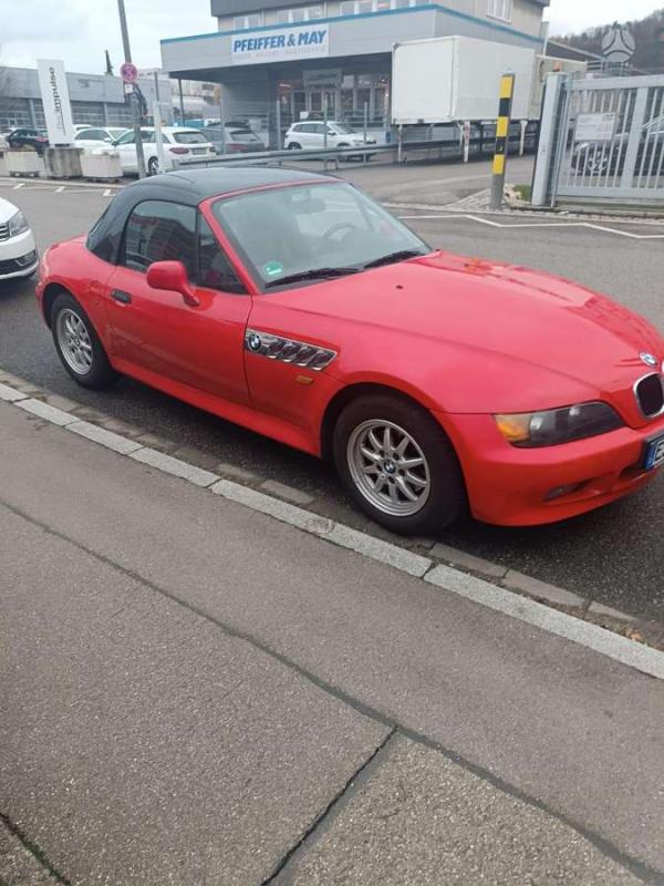 Red BMW Z3 1999 in Marijampole, with an engine capacity of 1.90 L and mileage of 250 thousand km for 4700 €, photo 1 on AUTOMOTO.COM.LV