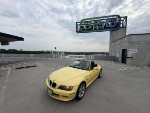 Yellow BMW Z3 1998 in Vilnius, with an engine capacity of 2.79 L and mileage of 330 thousand km for 7500 €, photo  on AUTOMOTO.COM.LV