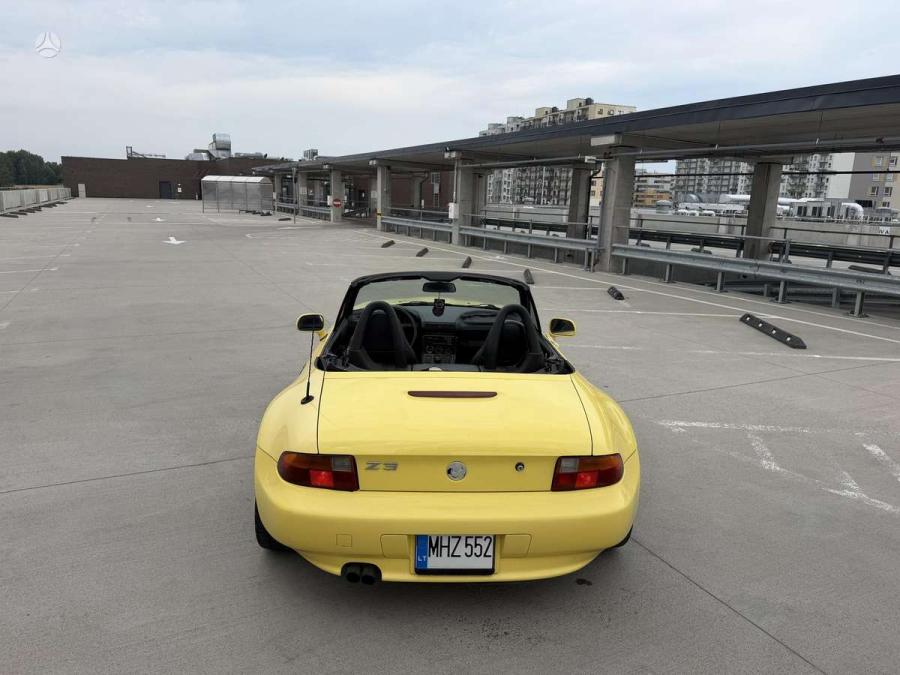 Yellow BMW Z3 1998 in Vilnius, with an engine capacity of 2.79 L and mileage of 330 thousand km for 7500 €, photo 8 on AUTOMOTO.COM.LV