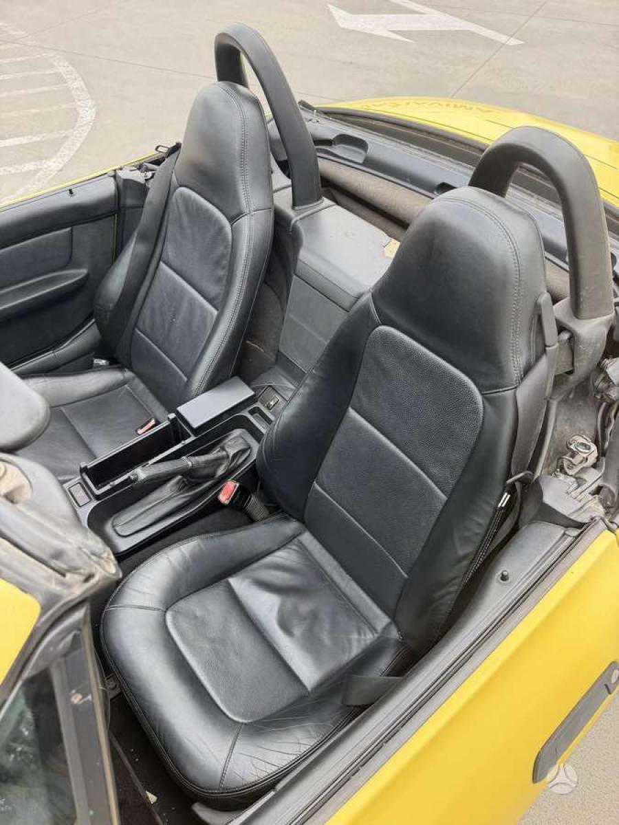 Yellow BMW Z3 1998 in Vilnius, with an engine capacity of 2.79 L and mileage of 330 thousand km for 7500 €, photo 14 on AUTOMOTO.COM.LV