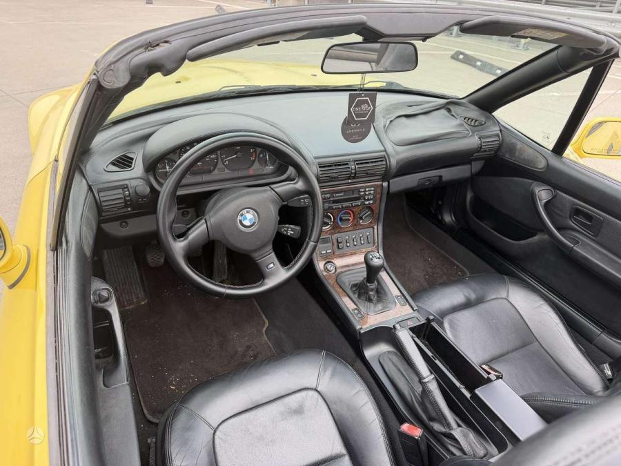 Yellow BMW Z3 1998 in Vilnius, with an engine capacity of 2.79 L and mileage of 330 thousand km for 7500 €, photo 17 on AUTOMOTO.COM.LV