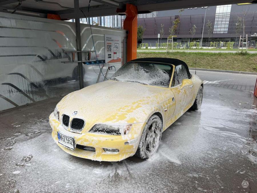 Yellow BMW Z3 1998 in Vilnius, with an engine capacity of 2.79 L and mileage of 330 thousand km for 7500 €, photo 18 on AUTOMOTO.COM.LV