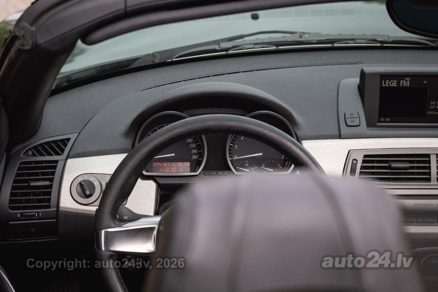 Melns BMW Z4 2003 Tallina, ar dzinēja tilpumu 3.00 L un nobraukumu 225 tūkst. km par 13199 €, foto 8 vietnē AUTOMOTO.COM.LV