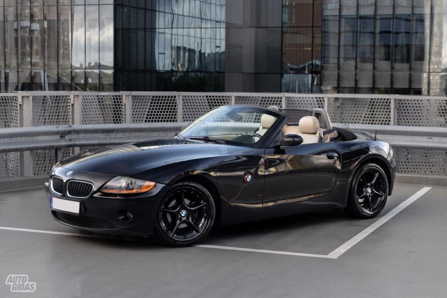 Melns BMW Z4 2003 Viļņa, ar dzinēja tilpumu 2.20 L un nobraukumu 240 tūkst. km par 6999 €, foto 1 vietnē AUTOMOTO.COM.LV