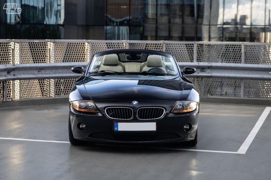 Melns BMW Z4 2003 Viļņa, ar dzinēja tilpumu 2.20 L un nobraukumu 240 tūkst. km par 6999 €, foto 4 vietnē AUTOMOTO.COM.LV