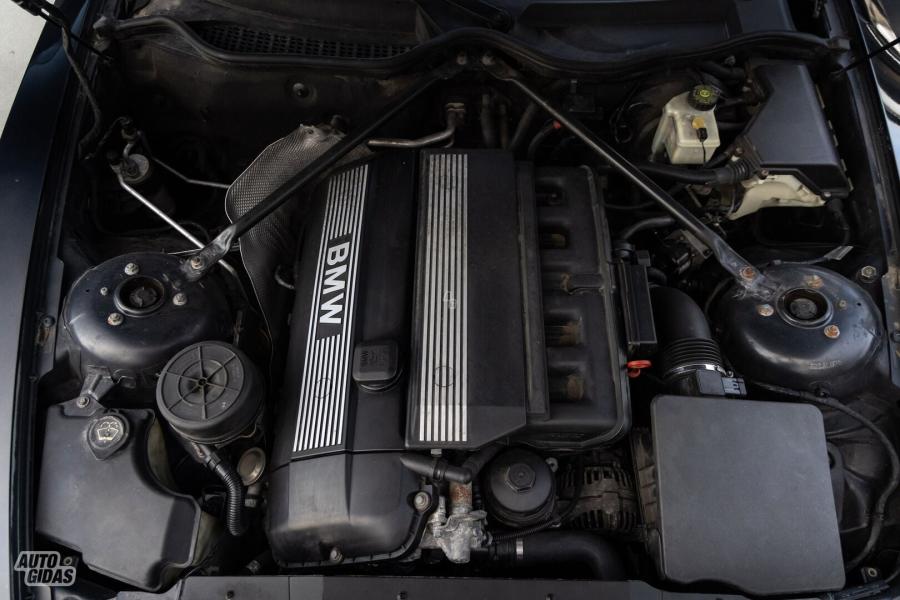Melns BMW Z4 2003 Viļņa, ar dzinēja tilpumu 2.20 L un nobraukumu 240 tūkst. km par 6999 €, foto 9 vietnē AUTOMOTO.COM.LV