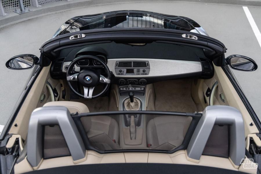 Melns BMW Z4 2003 Viļņa, ar dzinēja tilpumu 2.20 L un nobraukumu 240 tūkst. km par 6999 €, foto 10 vietnē AUTOMOTO.COM.LV