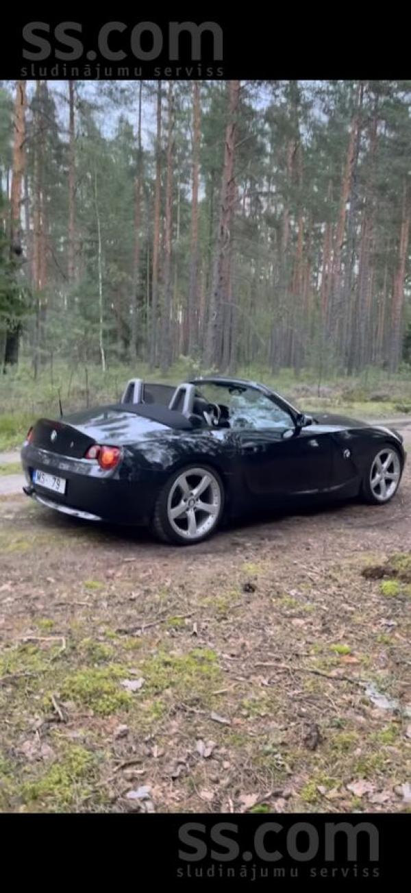 Melns BMW Z4 2004 Rīga, ar dzinēja tilpumu 2.20 L un nobraukumu 303 tūkst. km par 6700 €, foto 4 vietnē AUTOMOTO.COM.LV