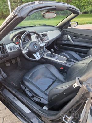 Black BMW Z4 2004 in Liepaja, with an engine capacity of 2.50 L and mileage of 172 thousand km for 8490 €, photo 6 on AUTOMOTO.COM.LV