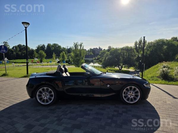 Black BMW Z4 2004 in Dobele, with an engine capacity of 2.20 L and mileage of 312 thousand km for 7300 €, photo 4 on AUTOMOTO.COM.LV