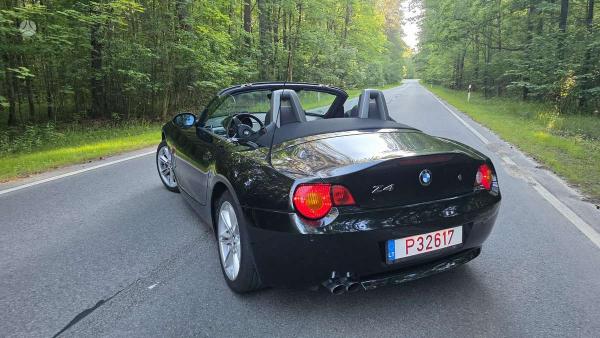 Melns BMW Z4 2004 Viļņa, ar dzinēja tilpumu 2.49 L un nobraukumu 215 tūkst. km par 6900 €, foto 1 vietnē AUTOMOTO.COM.LV