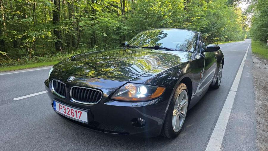 Melns BMW Z4 2004 Viļņa, ar dzinēja tilpumu 2.49 L un nobraukumu 215 tūkst. km par 6900 €, foto 4 vietnē AUTOMOTO.COM.LV