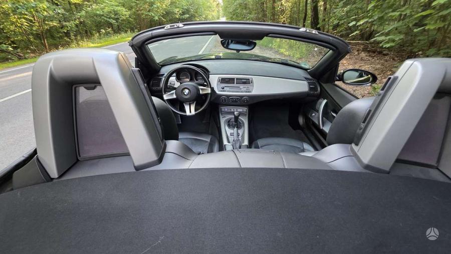 Melns BMW Z4 2004 Viļņa, ar dzinēja tilpumu 2.49 L un nobraukumu 215 tūkst. km par 6900 €, foto 6 vietnē AUTOMOTO.COM.LV