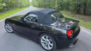 Melns BMW Z4 2004 Viļņa, ar dzinēja tilpumu 2.49 L un nobraukumu 215 tūkst. km par 6900 €, foto 11 vietnē AUTOMOTO.COM.LV