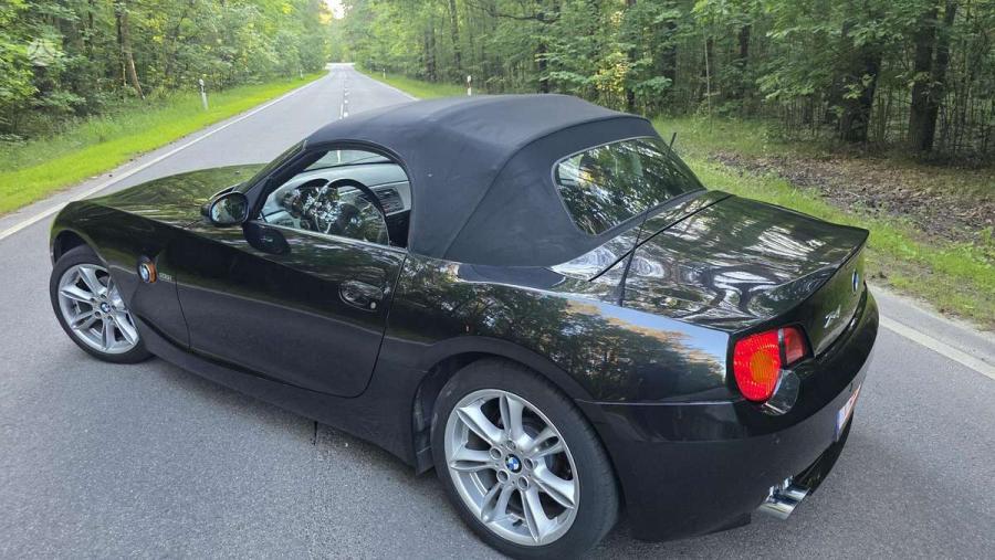 Melns BMW Z4 2004 Viļņa, ar dzinēja tilpumu 2.49 L un nobraukumu 215 tūkst. km par 6900 €, foto 11 vietnē AUTOMOTO.COM.LV