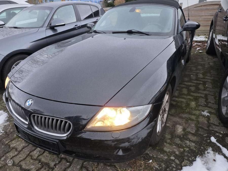 Black BMW Z4 2005 in Marijampole, with an engine capacity of 0.00 L and mileage of 250 thousand km for 4200 €, photo 4 on AUTOMOTO.COM.LV